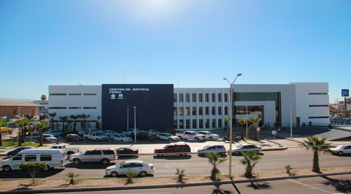 Es vinculada a proceso por uso ilícito de atribuciones y facultades en ... Es vinculada a proceso por uso ilícito de atribuciones y facultades en ...