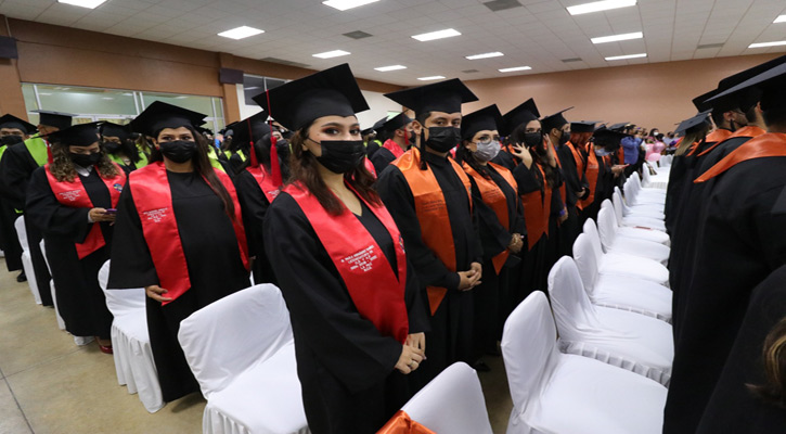 En este mes egresan 285 alumnos de la UABCS En este mes egresan 285 alumnos de la UABCS